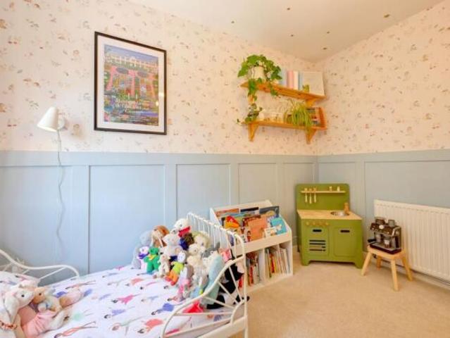 2 bedroom semi detached house for sale in Lottbridge Drive, Eastbourne, BN22