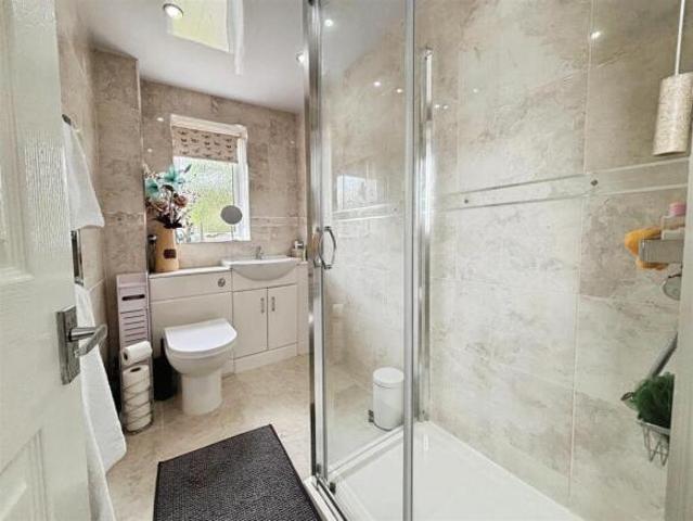 2 bedroom semi detached house for sale in Loweswater Avenue, Bradford, BD6 2TZ, BD6