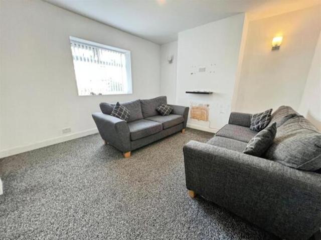 2 bedroom semi detached house for sale in Lower Rushton Road, Bradford, BD3 8PX, BD3