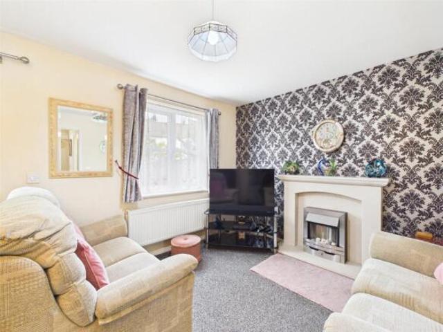2 bedroom semi detached house for sale in Lyneham Drive, Quedgeley, Gloucester, Gloucestershire, GL2