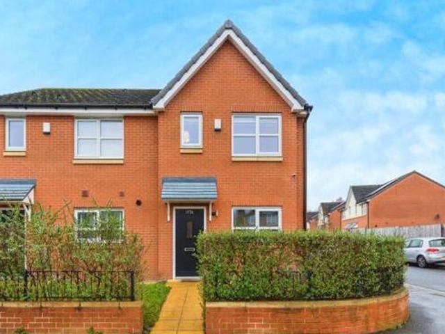 2 Bedroom Semi detached House For Sale In Manchester, Greater Manchester