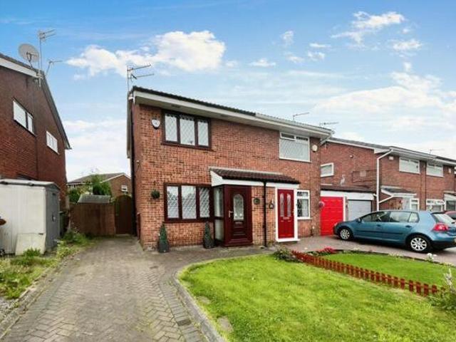 2 Bedroom Semi detached House For Sale In Manchester, Greater Manchester