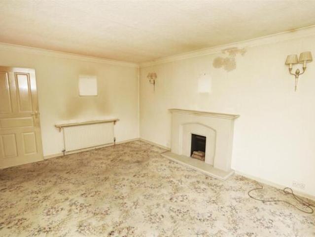 2 bedroom semi detached house for sale in Manchester Road, Blackrod, Bolton, BL6