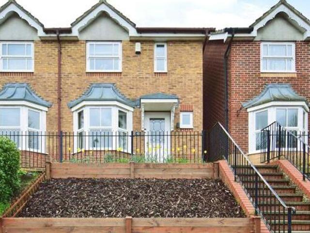2 Bedroom Semi detached House For Sale In Maidstone, Kent