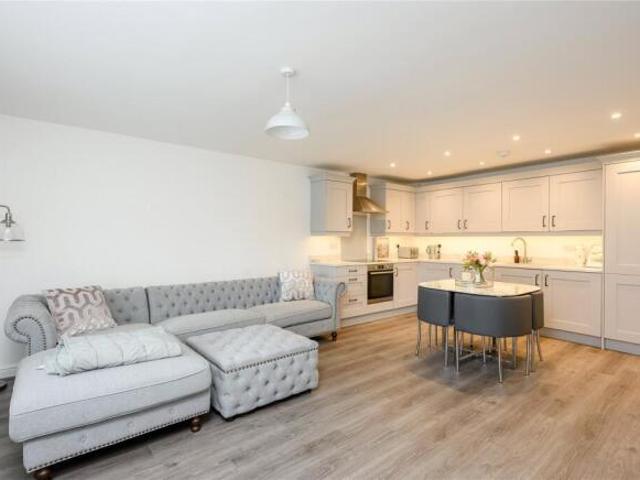2 bedroom semi detached house for sale in Main Street, Thorner, LS14