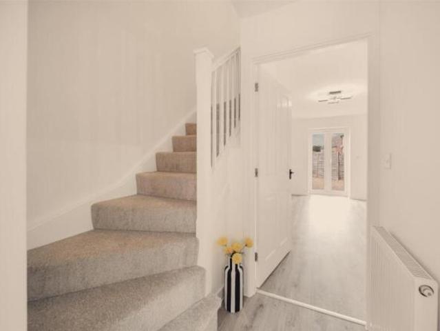 2 bedroom semi detached house for sale in Malkin Close, Ipswich, IP1