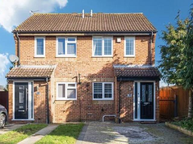 2 Bedroom Semi detached House For Sale In Maple Cross