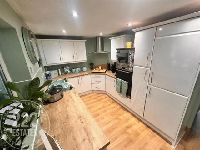 2 bedroom semi detached house for sale in Mayfair Close, Great Sankey, Warrington, WA5