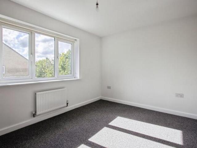 2 bedroom semi detached house for sale in Merchant Way, Leeds, LS15