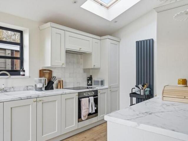 2 bedroom semi detached house for sale in Mere Way, Cambridge, CB4