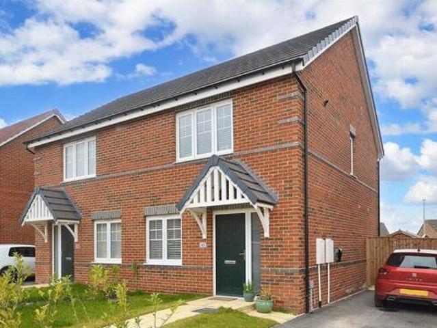 2 Bedroom Semi detached House For Sale In Micklefield, Leeds
