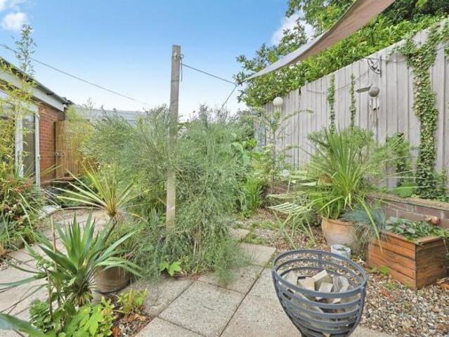 2 bedroom semi detached house for sale in Mile Cross Lane, Norwich, NR6