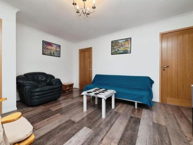 2 bedroom semi detached house for sale in Milford Grove, Hull, HU9