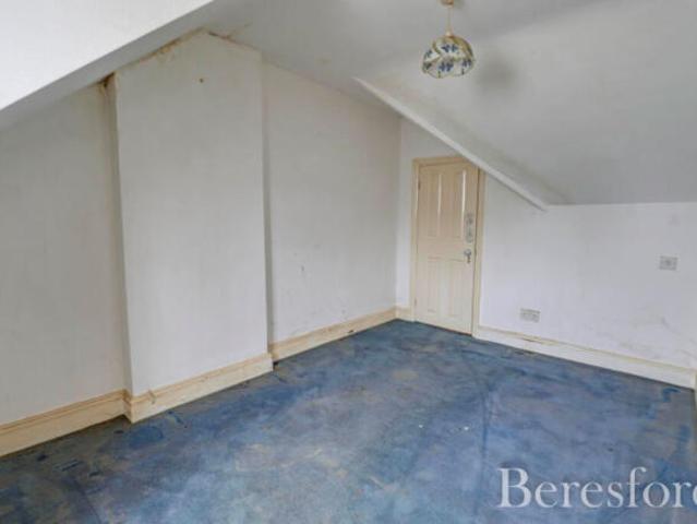 2 bedroom semi detached house for sale in Mill Lane, Kelvedon Hatch, CM15