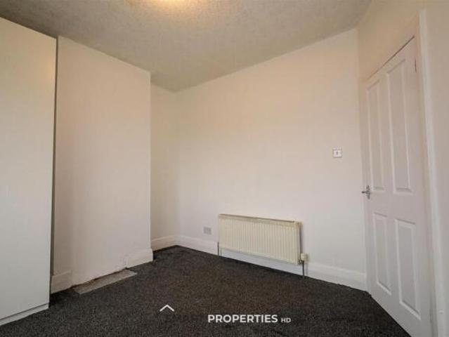 2 bedroom semi detached house for sale in Moorcrest Road, Huddersfield, HD4