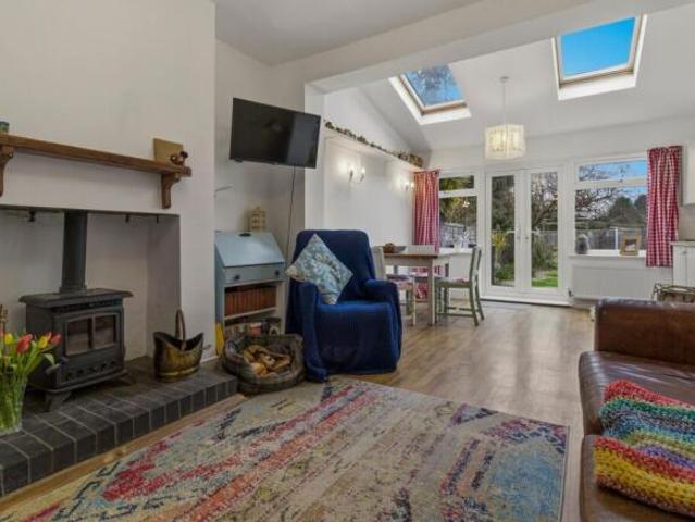 2 bedroom semi detached house for sale in Morrin Close, Worcester, WR3