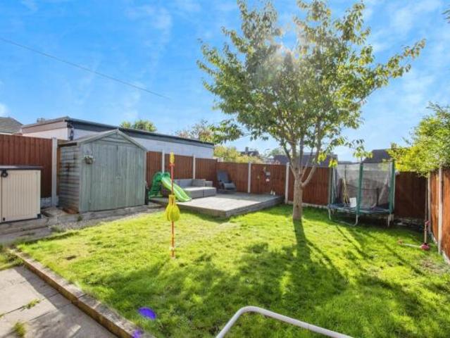 2 bedroom semi detached house for sale in Murton Close, LEEDS, LS14