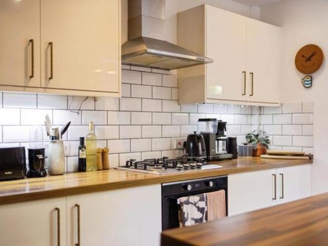 2 bedroom semi detached house for sale in New Cross Road, Guildford, Surrey, GU2