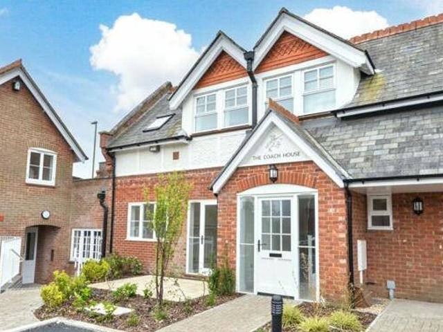 2 Bedroom Semi detached House For Sale In New Milton, Hampshire