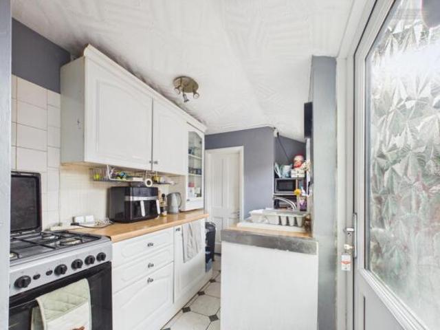 2 bedroom semi detached house for sale in New Road, Woodston, Peterborough, PE2