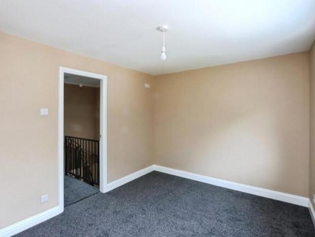 2 bedroom semi detached house for sale in Oakworth Close, Halfway, Sheffield, S20