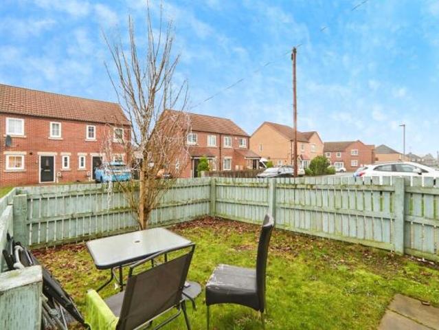 2 bedroom semi detached house for sale in Oak Tree Place, Leeds, LS9