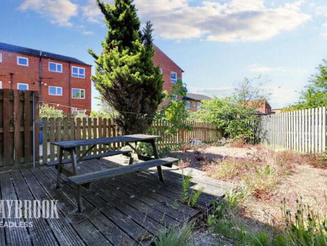 2 bedroom semi detached house for sale in Park Grange Rise, Sheffield, S2