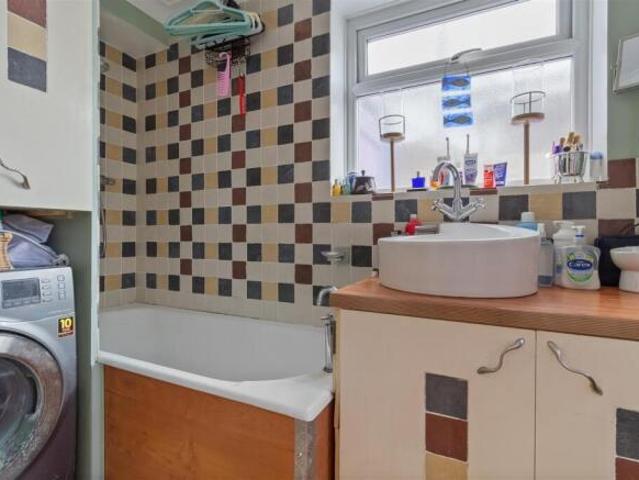 2 bedroom semi detached house for sale in Park Road, Worthing, BN11