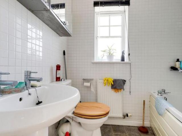 2 bedroom semi detached house for sale in Quorn Road, Nottingham, NG5