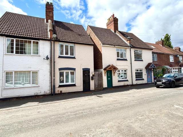 2 bedroom semi detached house for sale in Quarry Street, Leamington Spa, CV32