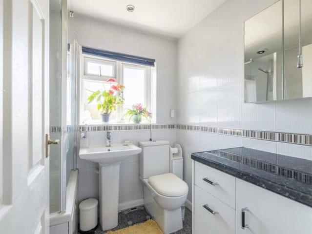 2 bedroom semi detached house for sale in Quinbrookes, Slough, SL2