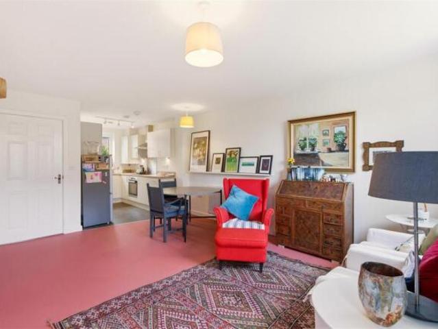 2 bedroom semi detached house for sale in Renshaw Drive, Leamington Spa, CV31