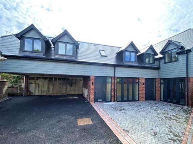 2 Bedroom Semi detached House For Sale In Ringwood, Hampshire