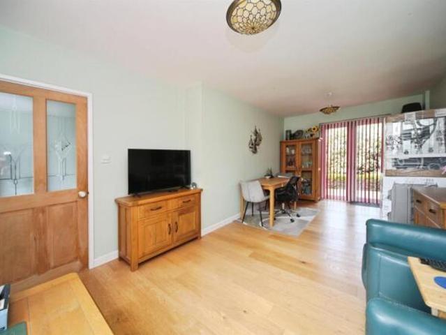 2 bedroom semi detached house for sale in Rickyard Close, Luton, LU2