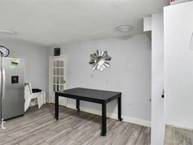 2 bedroom semi detached house for sale in Rosewood Close, Luton, LU2