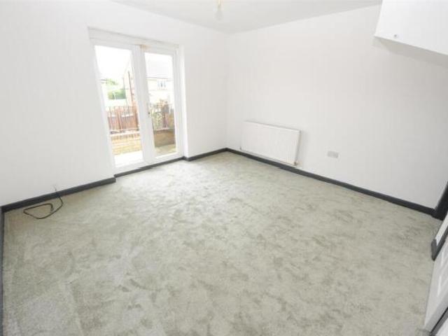 2 bedroom semi detached house for sale in Rowantree Drive, Thorpe Edge, BD10