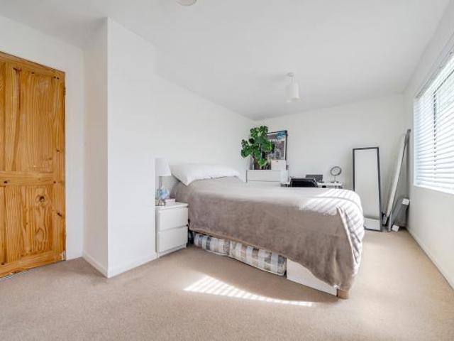 2 bedroom semi detached house for sale in Royal Avenue, Calcot, Reading, RG31