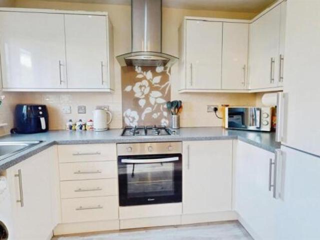2 bedroom semi detached house for sale in Sanderson Avenue, Bradford, BD6