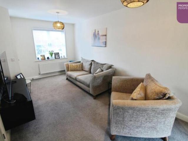 2 bedroom semi detached house for sale in Sanderson Drive, Hessle, HU13