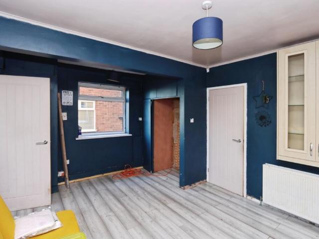 2 bedroom semi detached house for sale in Sandstone Road, Sheffield, South Yorkshire, S9