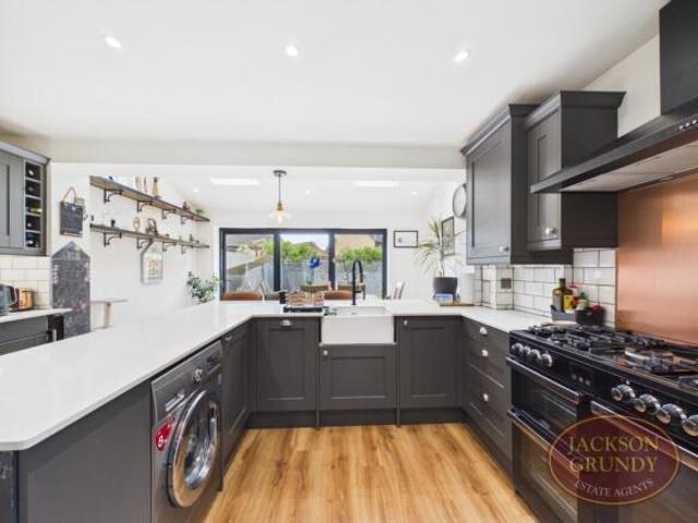 2 bedroom semi detached house for sale in Sentinel Road, Northampton, NN4 9UF, NN4