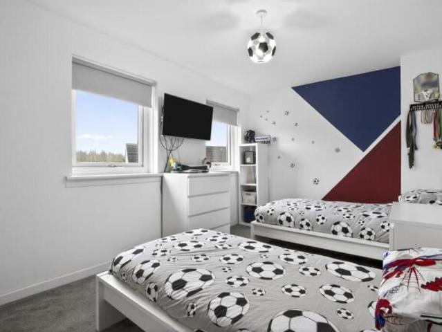 2 bedroom semi detached house for sale in Skirsa Street, Glasgow, G23