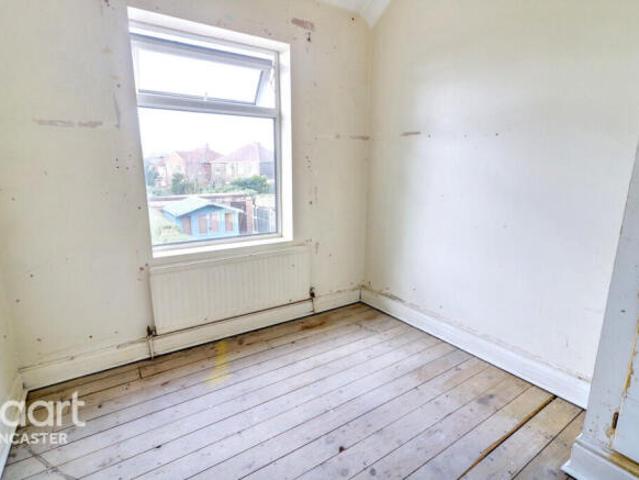 2 bedroom semi detached house for sale in Shakespeare Avenue, Doncaster, DN5