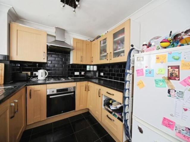 2 bedroom semi detached house for sale in Simpson Close, Leagrave, Luton, LU4