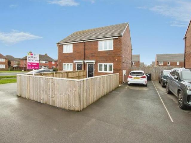 2 bedroom semi detached house for sale in South Parkway, Seacroft, Leeds, LS14