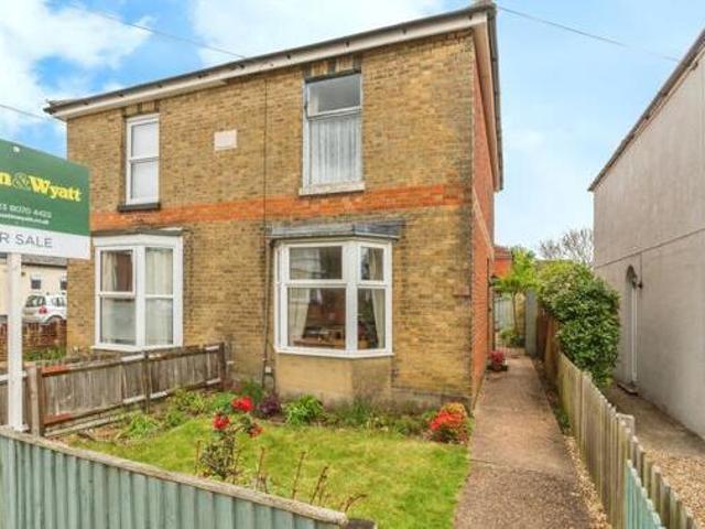 2 Bedroom Semi detached House For Sale In Southampton, Hampshire