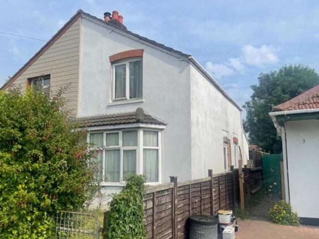 2 Bedroom Semi detached House For Sale In Southampton, Hampshire