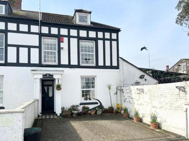 2 Bedroom Semi detached House For Sale In Southampton, Hampshire