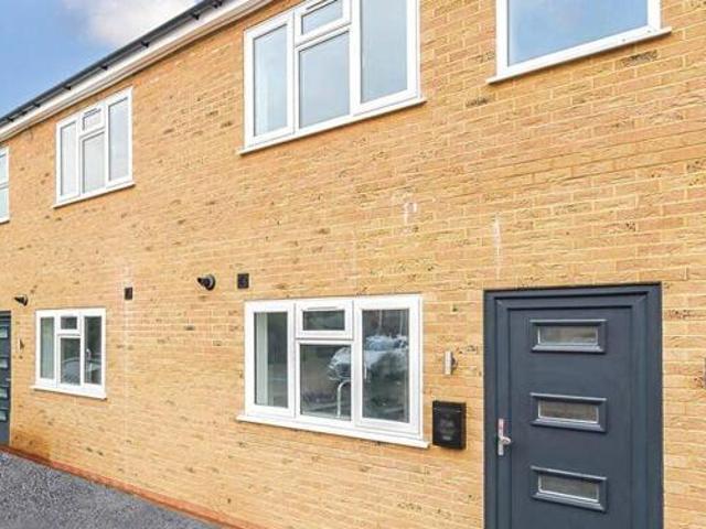 2 Bedroom Semi detached House For Sale In Slough