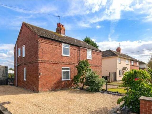 2 Bedroom Semi detached House For Sale In Sleaford, Lincolnshire
